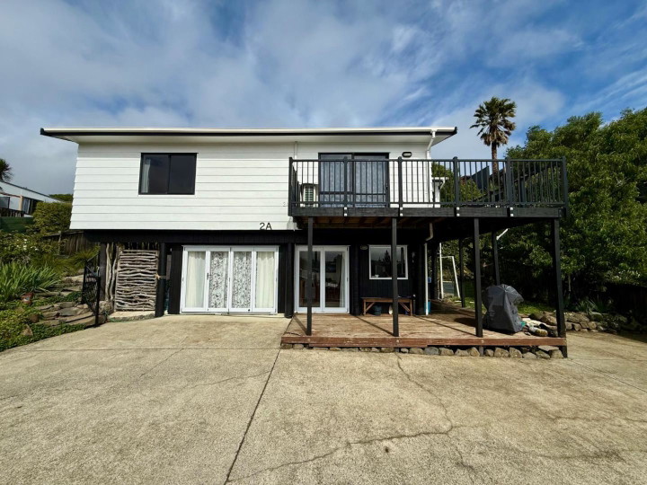 Comfy Raglan Base - Walk To Beach And Village - Roberts St - Family Home Upstairs - Raglan