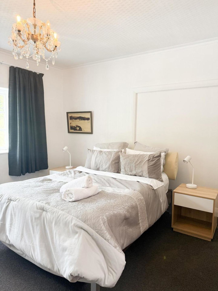Heritage 1915 Home, Modern Elegance - Wellington