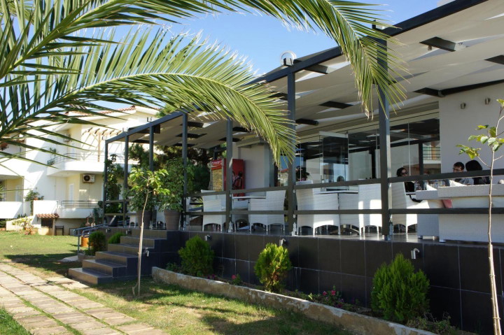 Konsta Apartments - Grèce