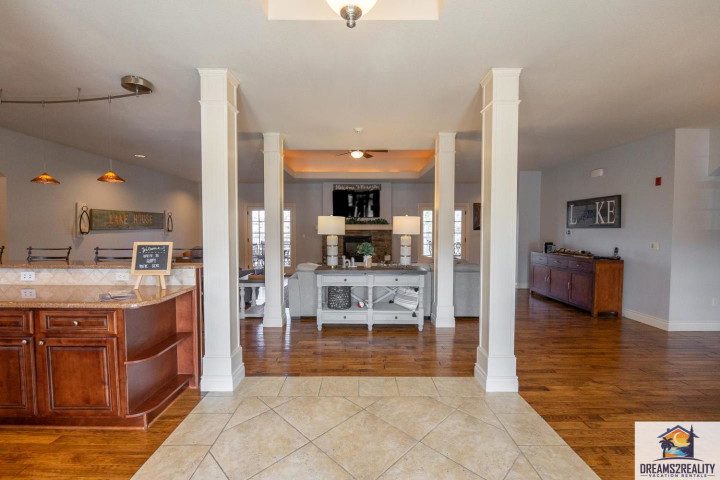 4bd Walk-in Villa - Large Deck - Golf Course - Pool - Free Tickets Included - V120 - Branson