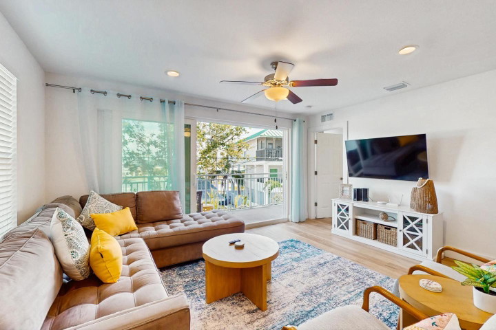 Mad Beach Hideaway - Madeira Beach, FL