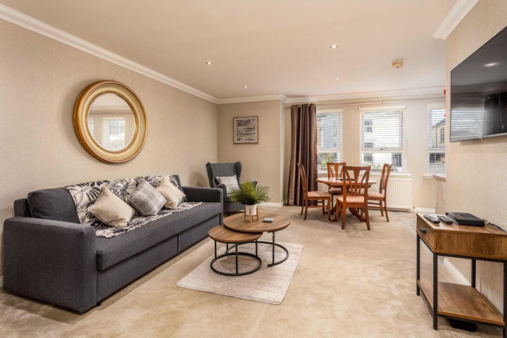 London Gate No1 - Donnini Apartments - Ayrshire