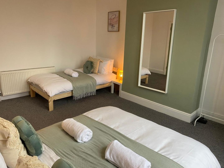 Overhill 3 Bedroom Flat 5 Beds, Free Parking, Ideal For Contractors - Newcastle upon Tyne