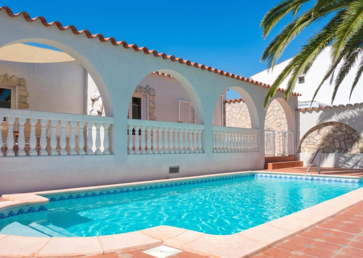 Exceptional Villa On Grand Canal - Heated Pool - Empuriabrava