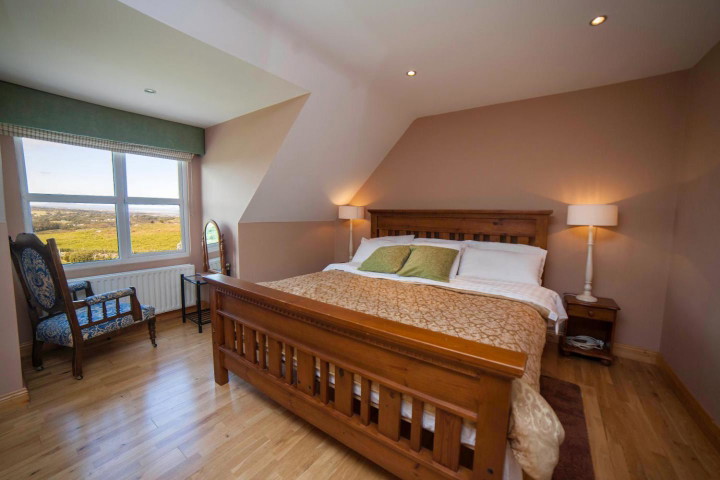 Farnaught House - Westport