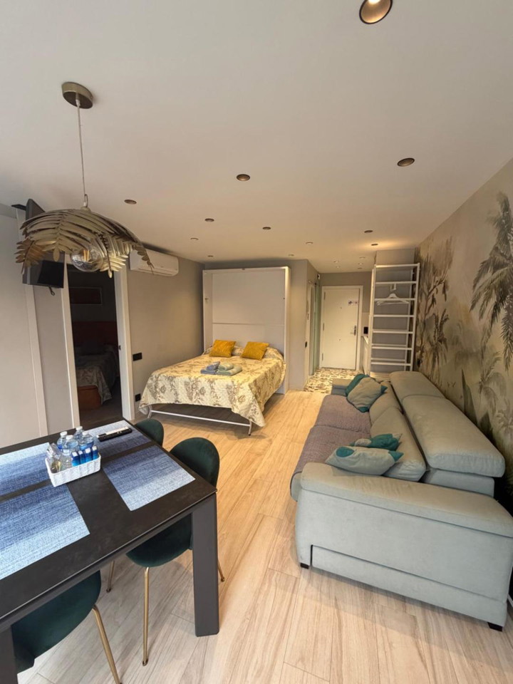 Second-line Beach Apartment - Tropical Oasis - L'Albir
