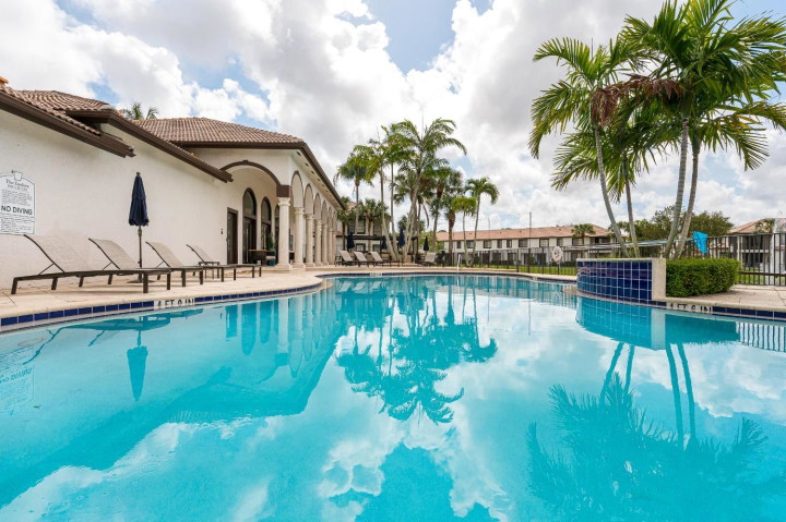 Bright Open Townhome Delray Beach - Boynton Beach, FL