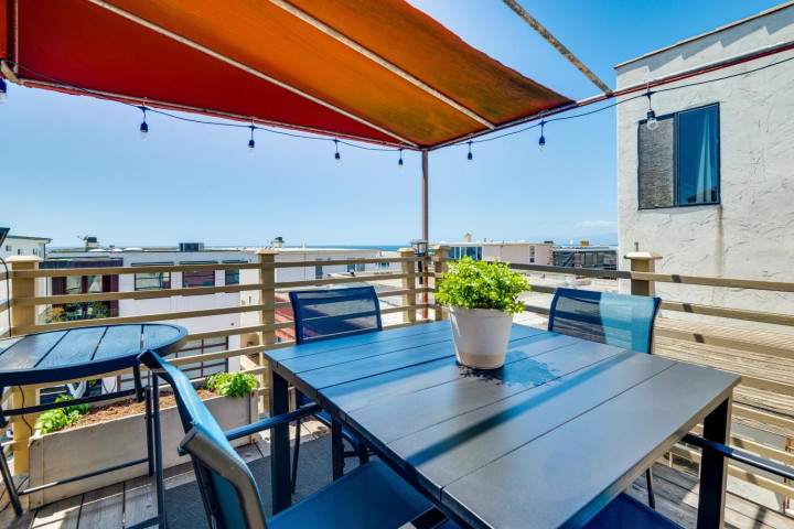 Steps To Ocean: Manhattan Beach Gem W/ Deck! - Hermosa Beach, CA