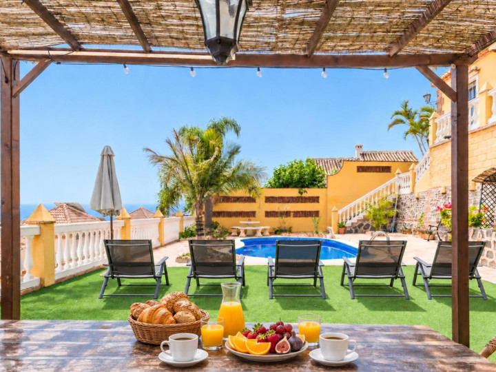 Chalet Con Piscinas Y Vistas De Ensueño - Almuñécar