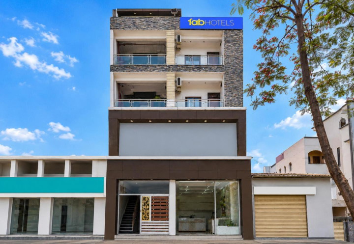 Fabhotel Metro Residency - Indore