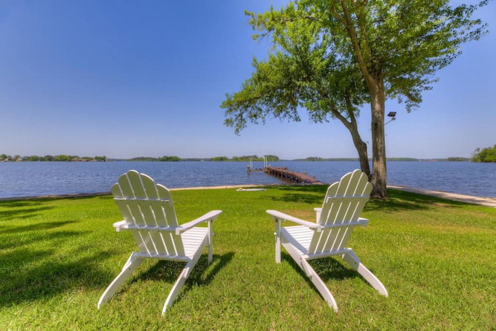Modern Villa - Lake Views - Gilbert, SC