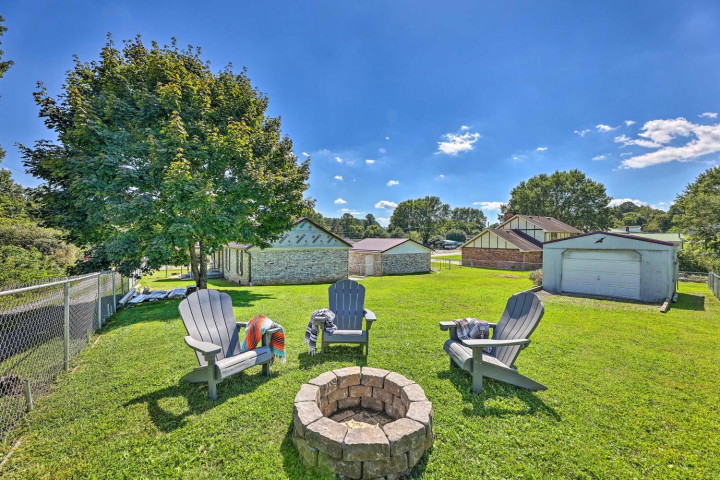 Family-friendly Sanctuary: Bbq, Patio & Yard - West Virginia