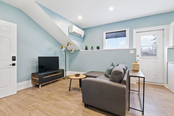 Bright And Spacious Condo In Downtown Collingwood 97043 - Collingwood