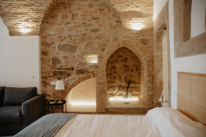 Portal De Santiago - Cáceres‎