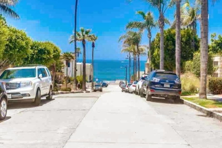 La Jolla Townhouse Steps Away From Windansea Beach - San Diego, CA