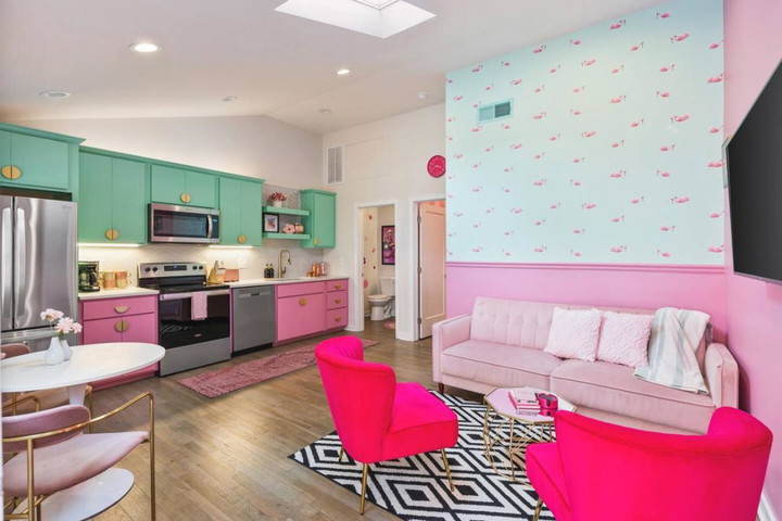 Barbie Dream Condo - Near Restaurants, Coffee And Bar - Nashville, TN
