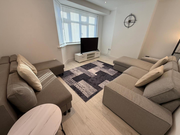 Luxury 4 Bedroom House In Harrow With Free Parking - ワトフォード