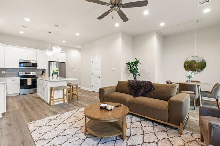New Willow House King Garage Sports Complex - Louisiana