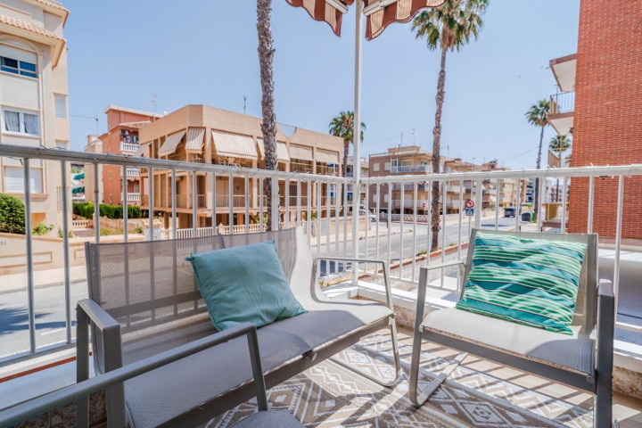 Charming Apartment With A Balcony In Gran Playa - Elche