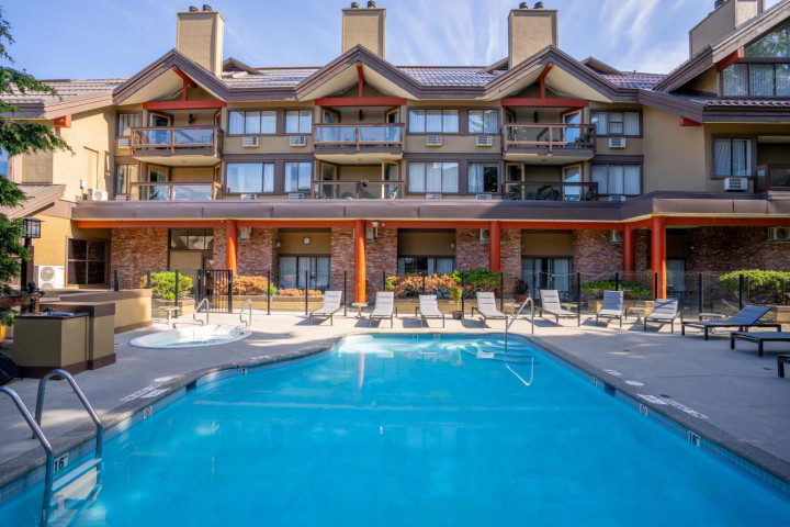 Whistler Village Inn & Suites - Whistler Blackcomb