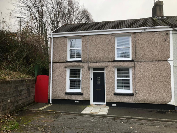 Rj S House - South Wales