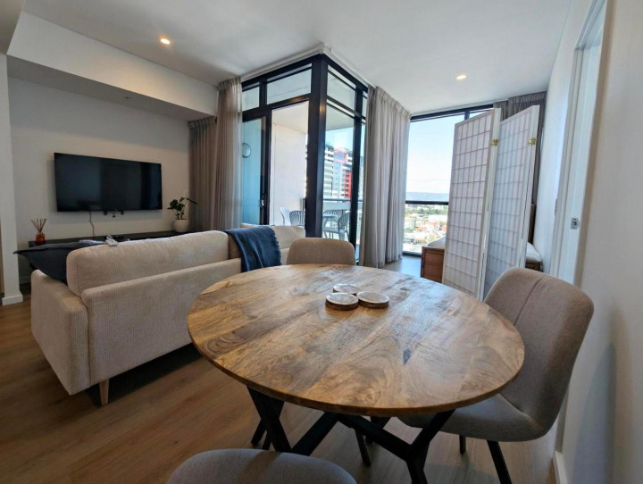 Chic City Living One Bed Apartment On Franklin St - Sleeps 3 - Adelaide