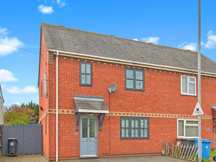 Conveniently Located 3 Bed Spacious Home For Couples, Families And Groups In Ipswich - Suffolk