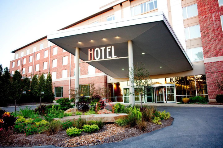 I Hotel And Illinois Conference Center - Champaign - Champaign, IL