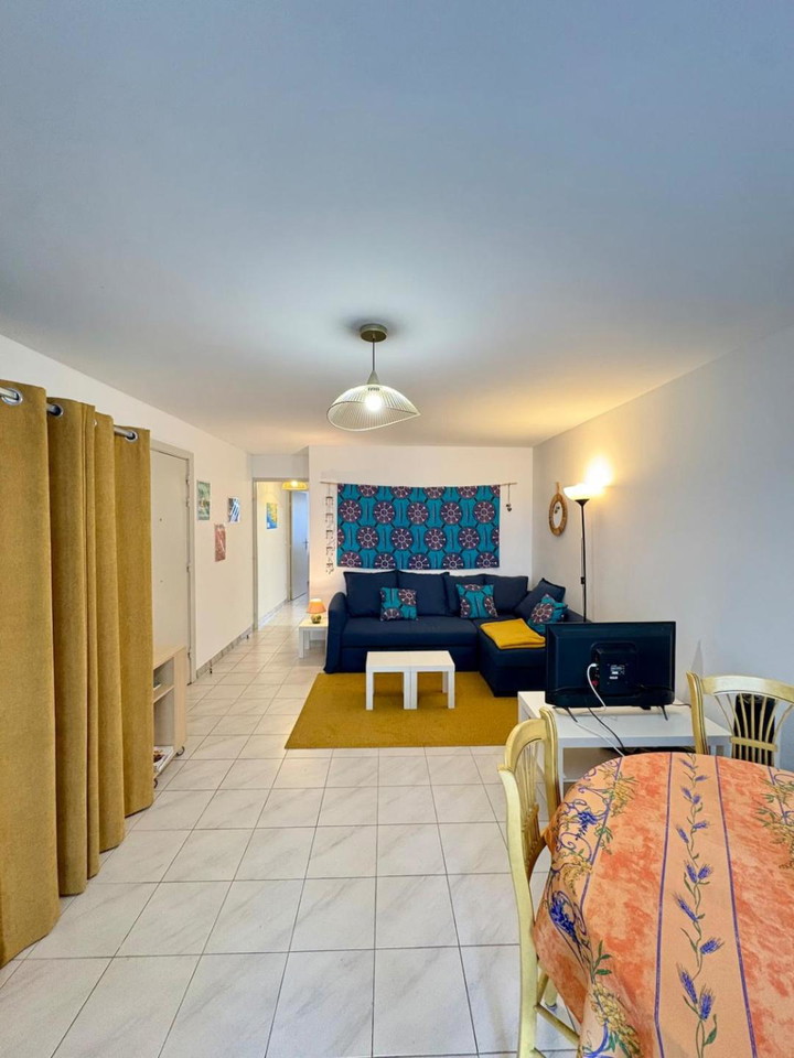 Centre Ville, Appartement Cosy Et Parking Privé - Pierrefeu-du-Var