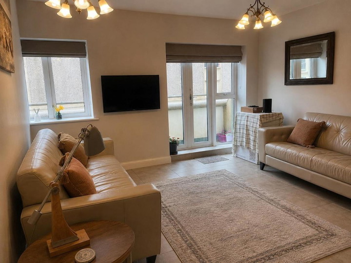 Salthill Haven Sleeps 5 With A Sea View - Galway