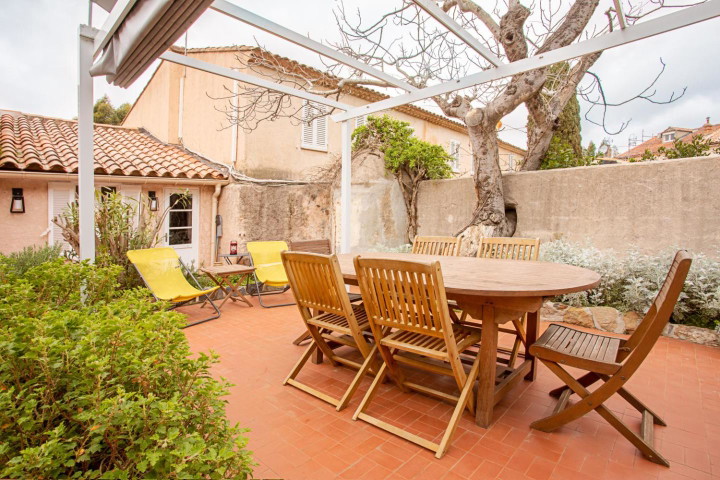 La Maison Et Son Jardin Clos - Île de Porquerolles
