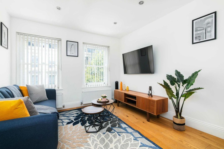 Bright Shoreditch 1 Bedroom Apartment With Balcony Sleeps 4 - Londra