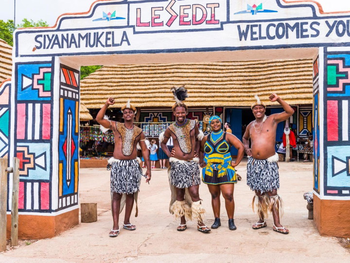 Aha Lesedi African Lodge & Cultural Village - Hartbeespoort