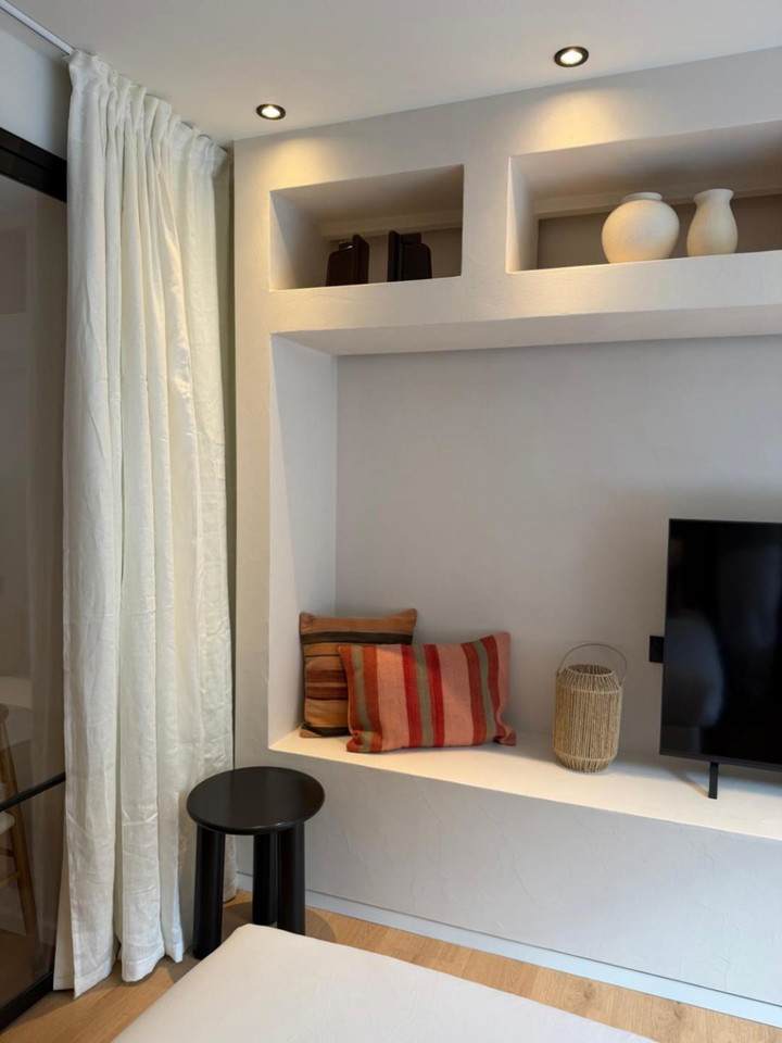 Luxury Boutique Apartment For 5 With Private Garden, Perfectly Located Between Gent Sint-pieters Station And The City Centre - Gent