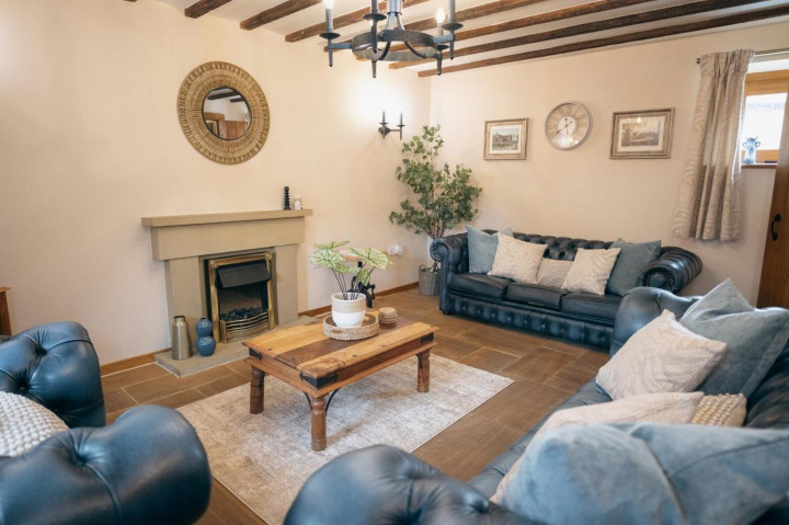 The Old Mill At Barnacre - Cosy Cottage With Private Hot Tub & Pool Access - Cheshire