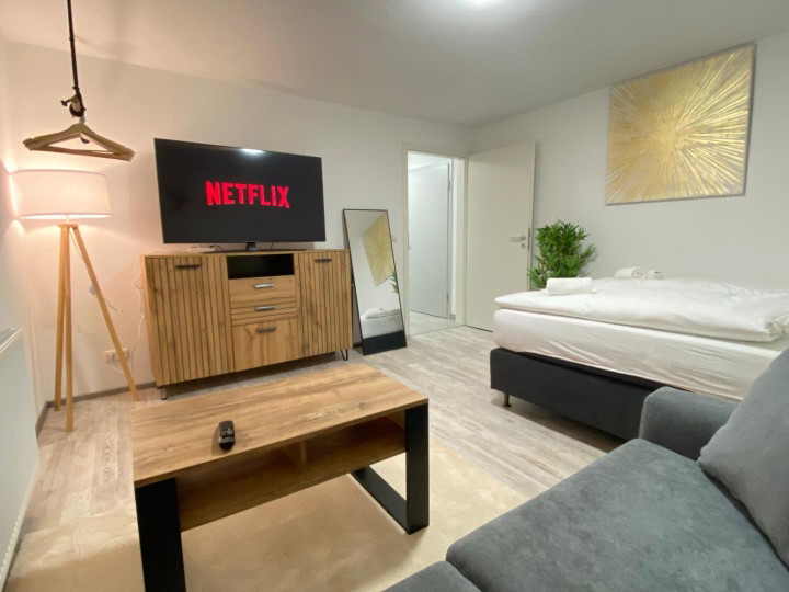 Luxomes: Design Apartment - Private Parking - 4 People - Ingolstadt