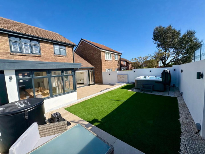 Santíago Retreat - Cardiff