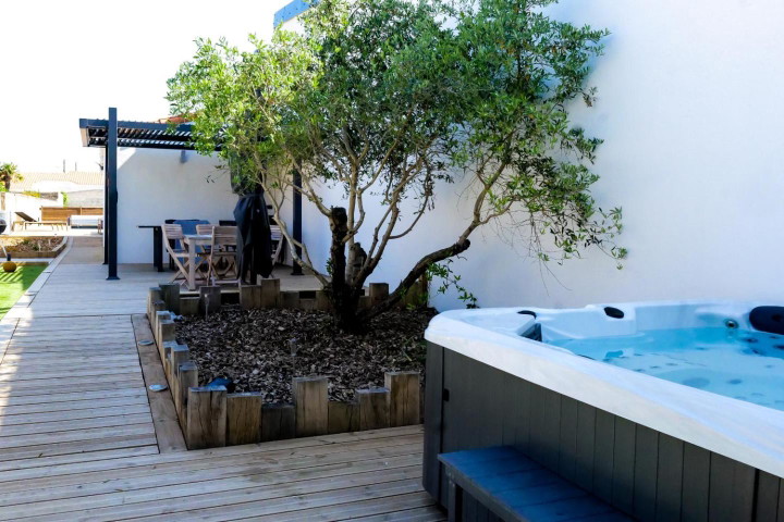 Très Jolie Maison - Piscine & Jacuzzi - Les Sables - 9 Personnes - Les Sables-d'Olonne