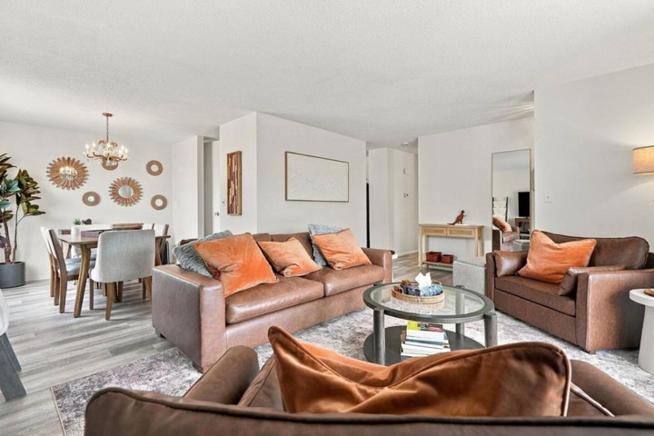 Flintstone Flat - Central 3 Bedroom Escape - Drumheller