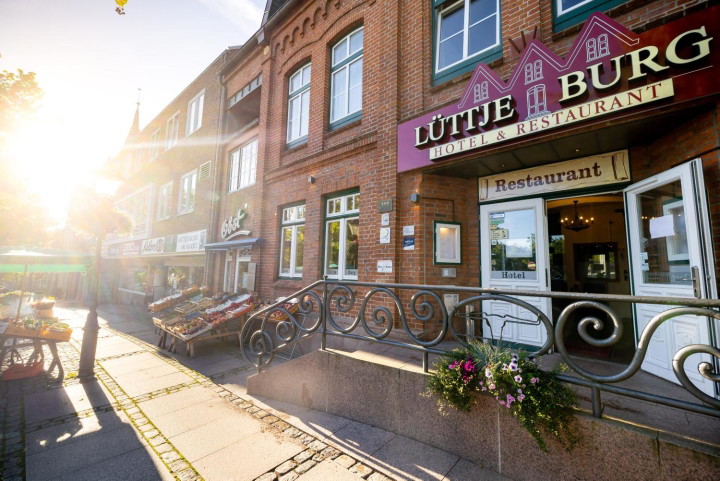 Hotel Lüttje Burg - Malente