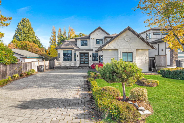 8br New Spacious Home White Rock Hvac Free Parking - White Rock