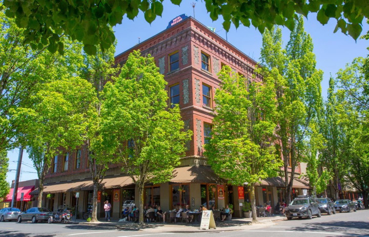 Mcmenamins Hotel Oregon - McMinnville, OR