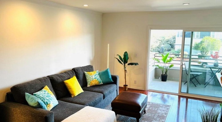 Two Bedroom Coastal Retreat Steps From The Beach - Redondo Beach, CA