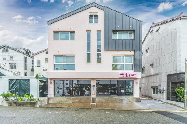 Yeonhuijae Pool Villa Private Beomeo Branch - Busan