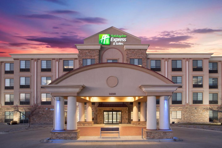 Holiday Inn Express & Suites Ft Collins By Ihg - Loveland, CO