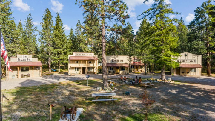 Fort Williamson Glacier Vacation Rentals - Columbia Falls, MT