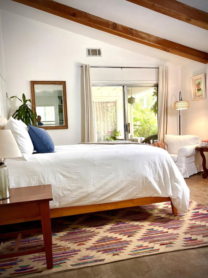 Private Malibu Guest Suite - Calabasas, CA