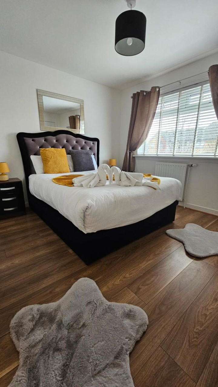 Silverburn New House With Free Parking And Nice Garden - Glasgow