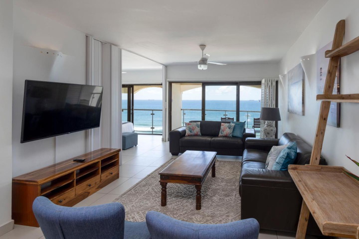 802 Bermudas - Seaviews & Beach Access - Modern 3br - Südafrika