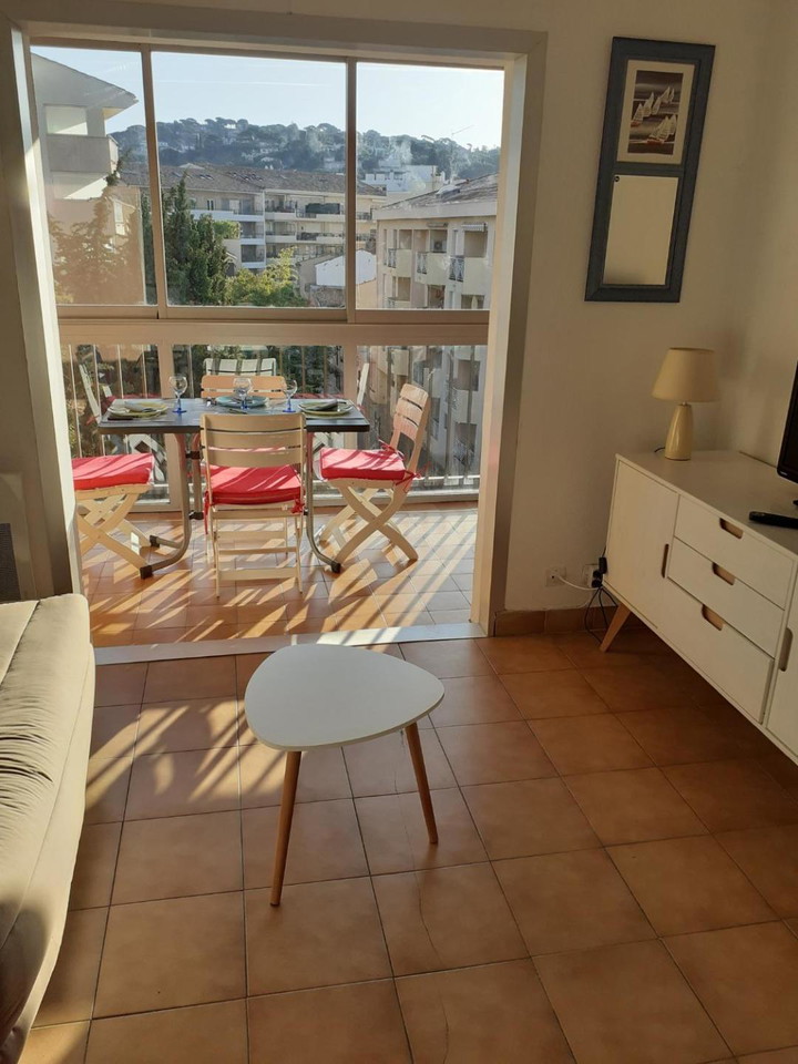 T1 Bis Centre à 50 M De La Plage Avec Parking Privé - Sainte-Maxime